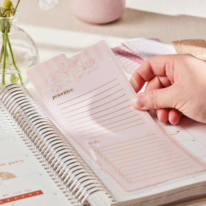 Toile Universal Snap-in Weekly Dashboard | Erin Condren