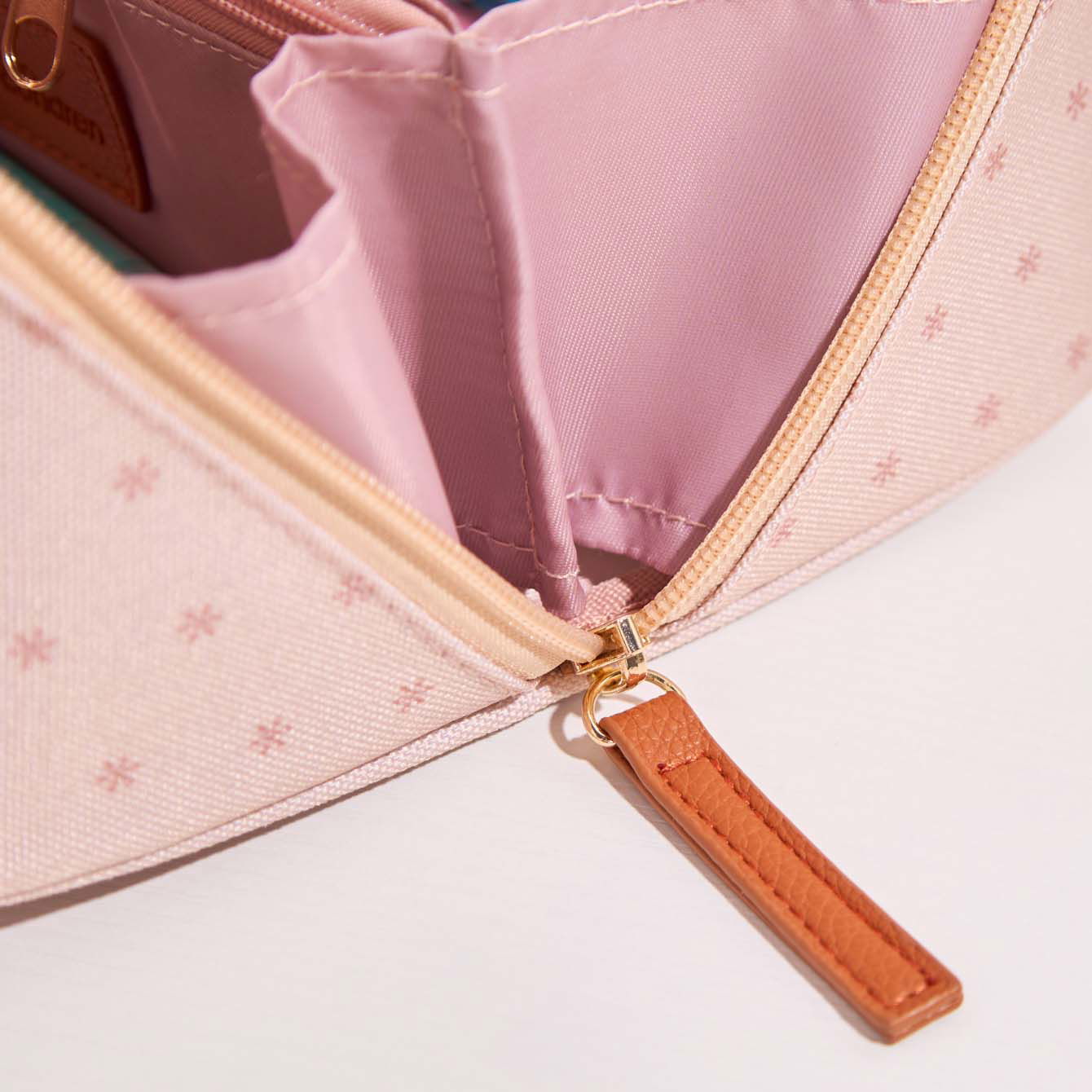 Almond Asterisk Small Organizer Case | Erin Condren