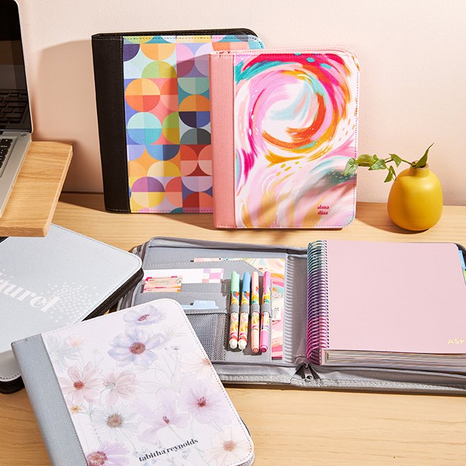 Healthcare Hearts Premium Zip Folio | Erin Condren