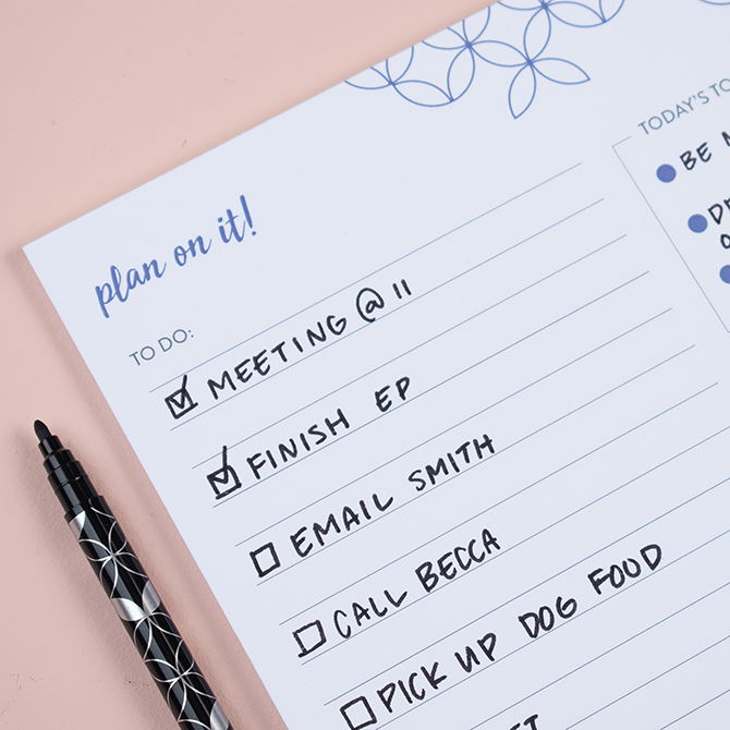 Daily Priorities Notepad | Erin Condren