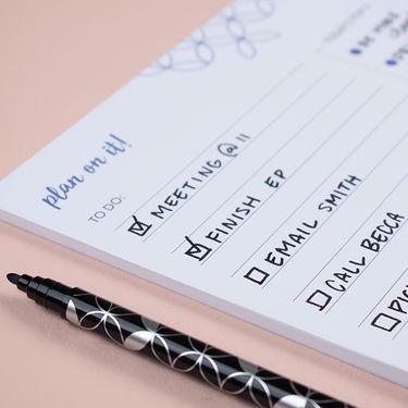 Daily Priorities Notepad | Erin Condren